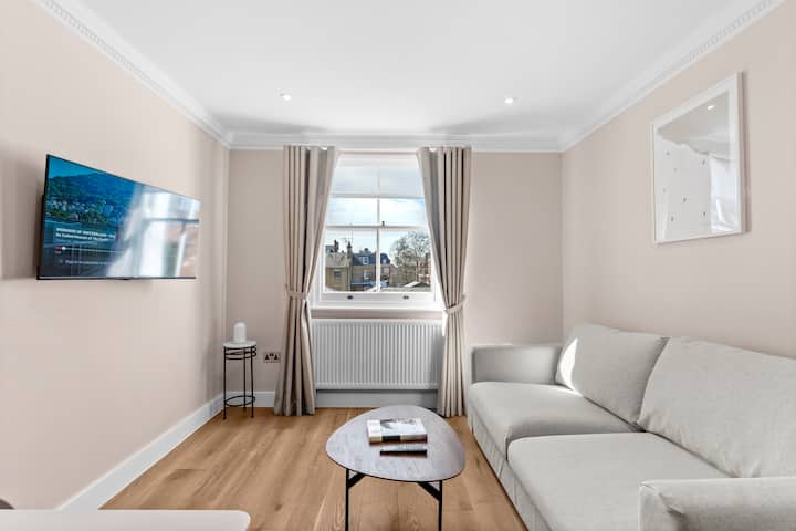 Apartment 7 (2 Beds & Sofa Bed) - London