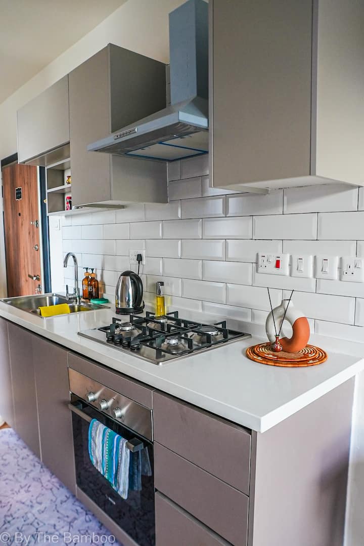 Artsy & Spacious Studio/1br  W/ Pool, Gym & Sauna - Kenya