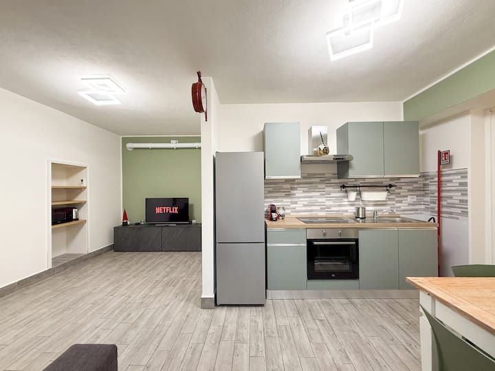 One-bedroom Apt With Garden, Steps From The Lake - Borgomanero