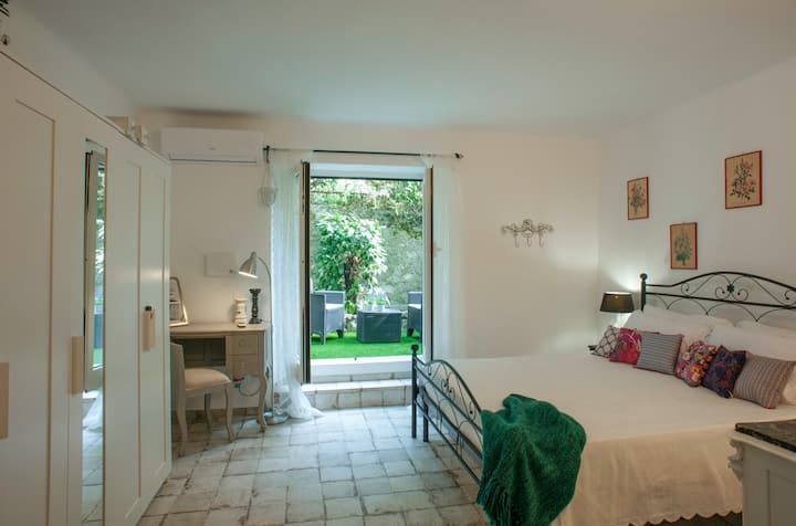 Small Antique - La Spezia