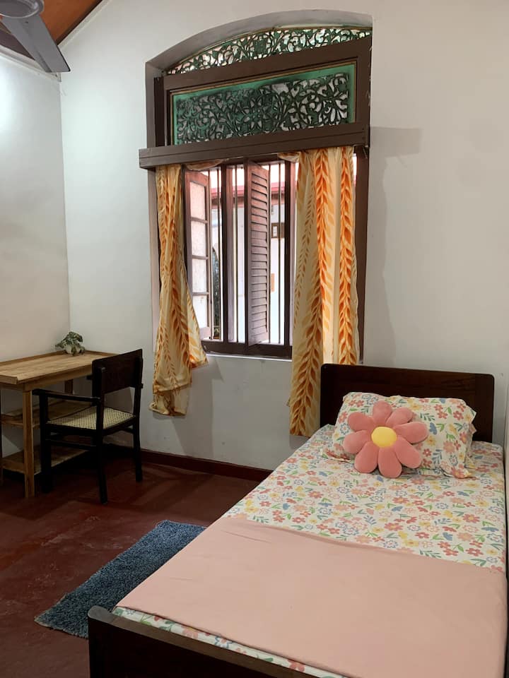 “Anandagiri”budget Room - Colombo