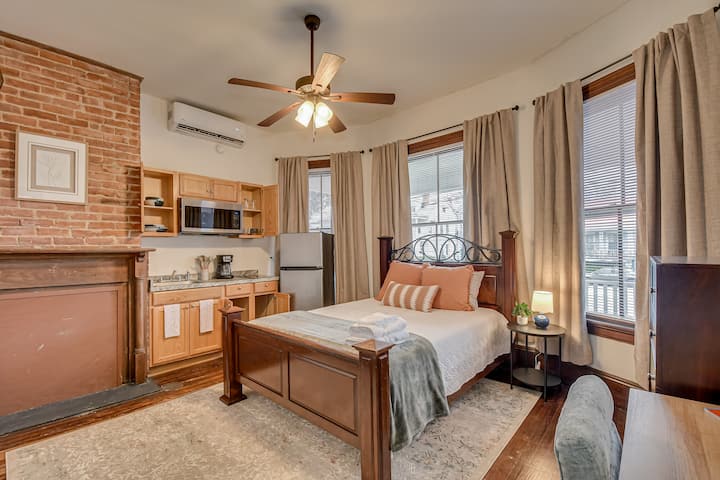 1bd/1ba - Historic Dt Augusta Unit A -Superhost! - Augusta, GA