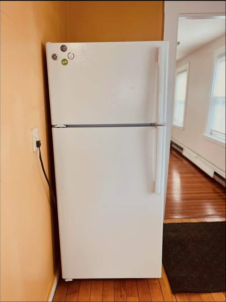 Cozy 2bedroom Apt In Cambridge With Parking - Lexington, MA