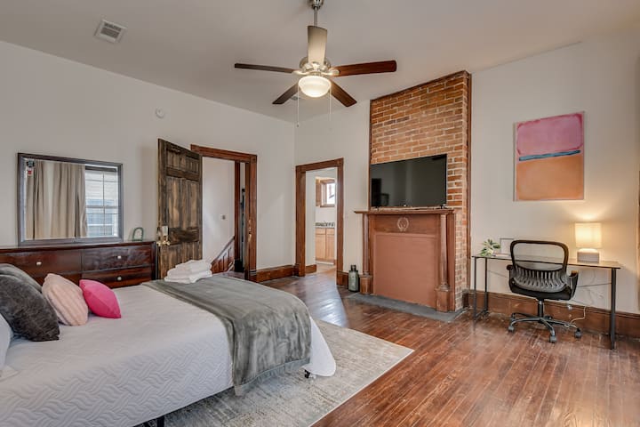 1bd/1ba - Historic Dt Augusta Unit C  - Superhost! - Augusta, GA