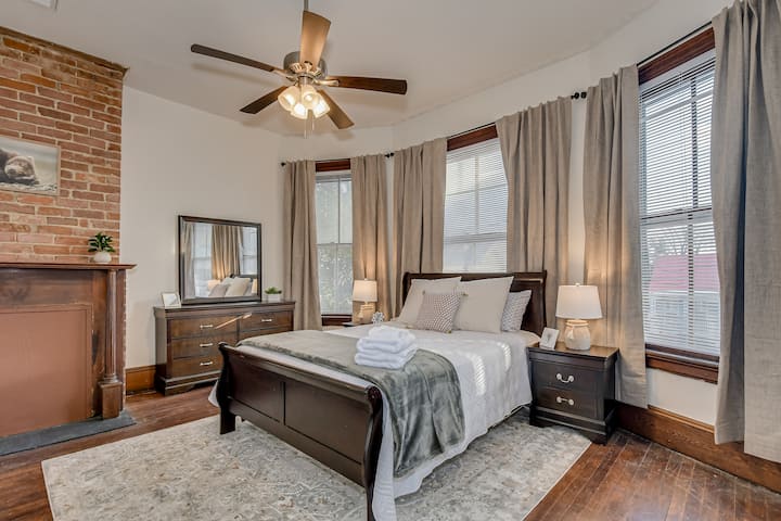 1bd/1ba - Historic Dt Augusta Unit D  - Superhost! - Augusta, GA