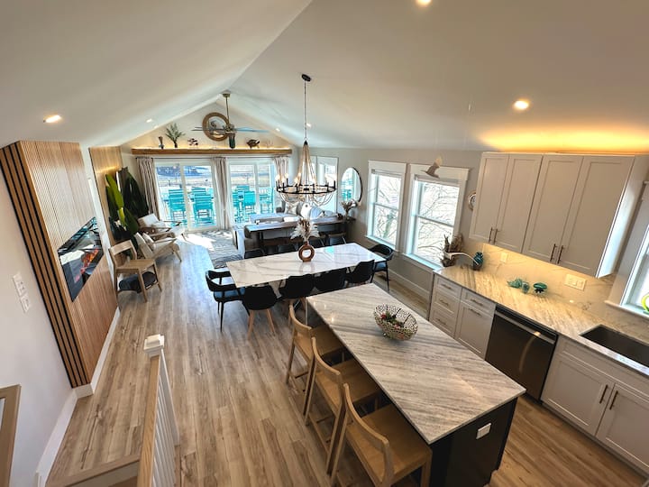 Designer Dream Home 1 Block To Boardwalk & Ocean! - Atlantic City, NJ