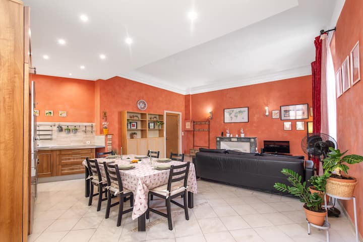 Menton, Grand Appartement Idéalement Situé, - Menton