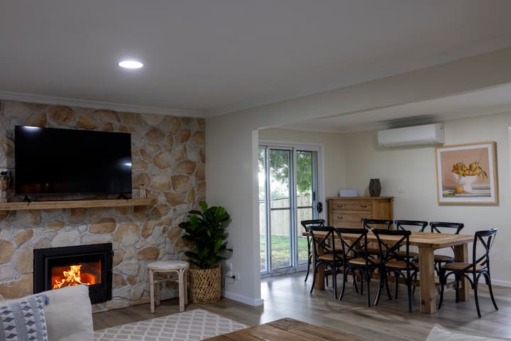 The Farmhouse At Kingswood Ranch - Tamworth