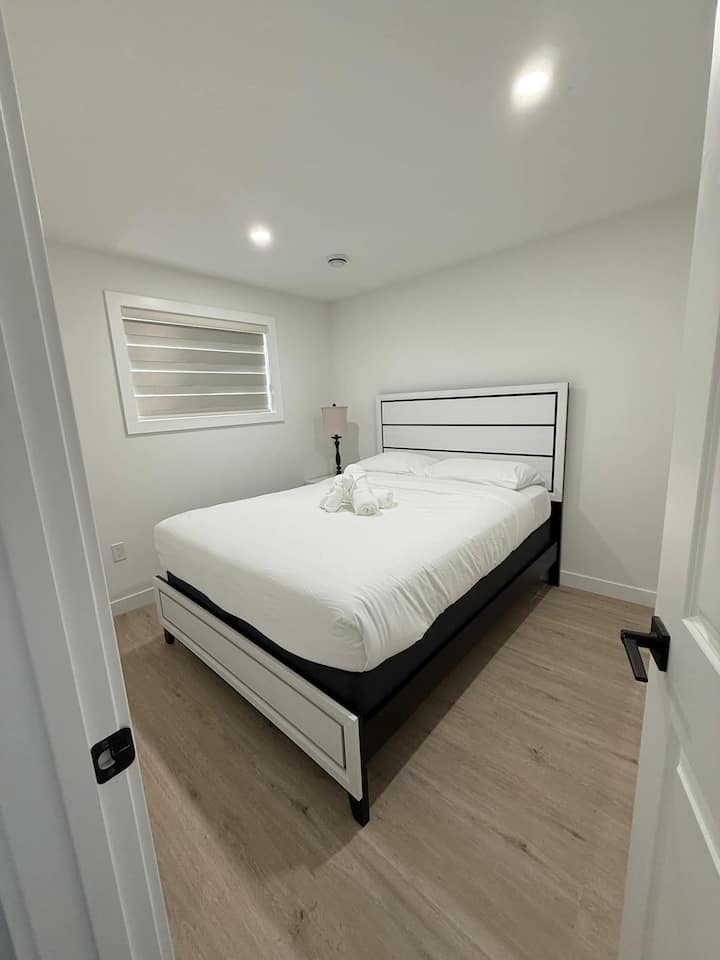 Cozy 1br Suite | Sleeps 3, Private Entry - Calgary