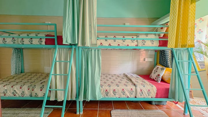 Nani Ka Ghar – The Cloud Bunk (Women Only) - Mumbai Chhatrapati Shivaji Maharaj Airport (BOM)