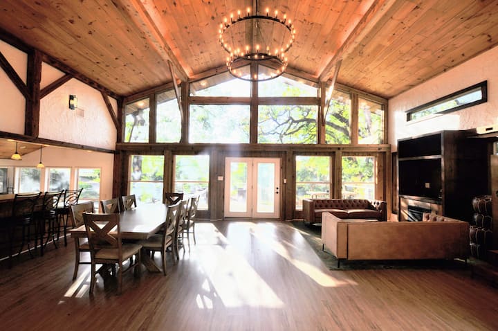 *New Cabin | King Bed | 40 Min To Downtown Houston - Tomball, TX