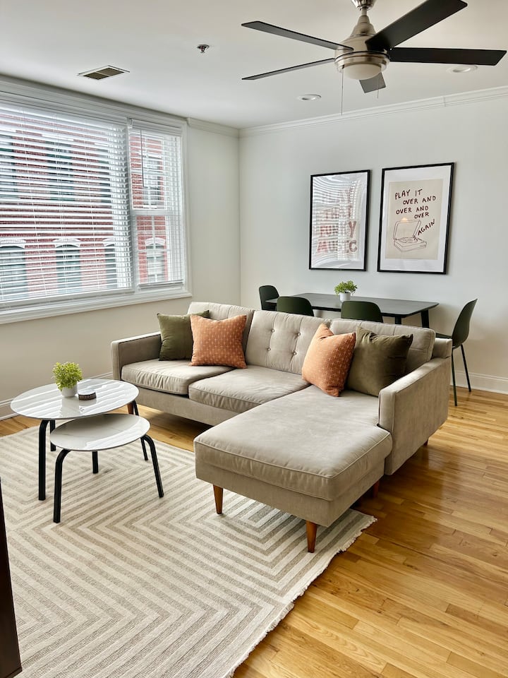 431- Modern Retreat In The Heart Of Town - Hoboken, NJ