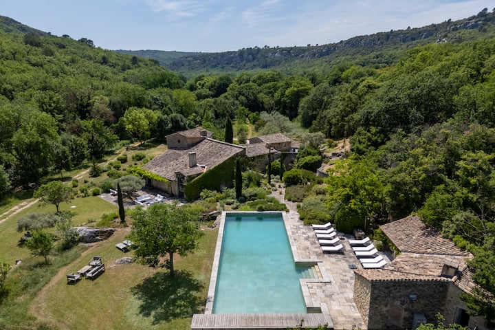 Domaine Mas De L'aiguebrun. Piscine Et Tennis. 15p - Bonnieux