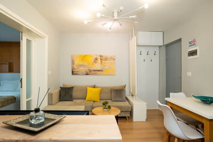 Boulevard Apt Close To Center - Tirana