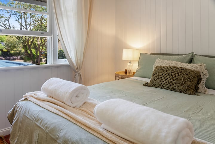 Riverside Retreat With Private River Access - South Golden Beach