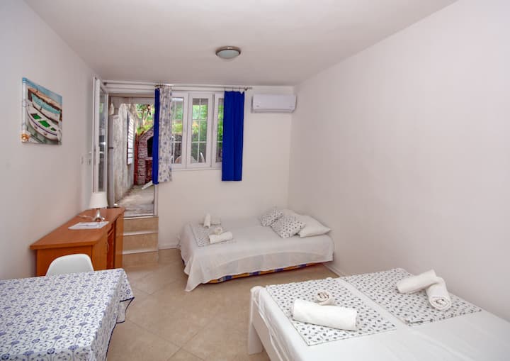 Bay Beauty I - Kotor