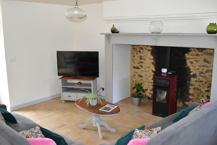 Family Gîte Near Sarlat 4 Bedrooms, Pool & Views - Dordogne