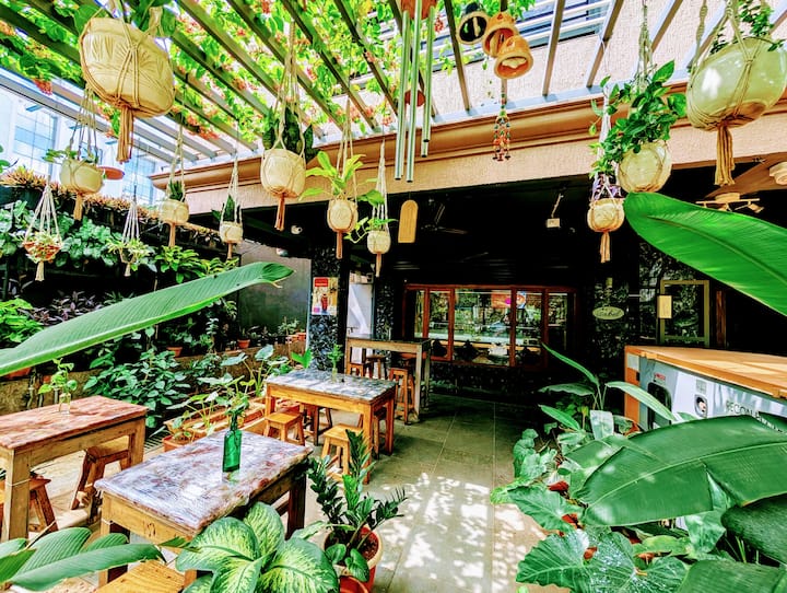 East Wing Twin Room + Balcony At Ostello Isabello - Hyderabad