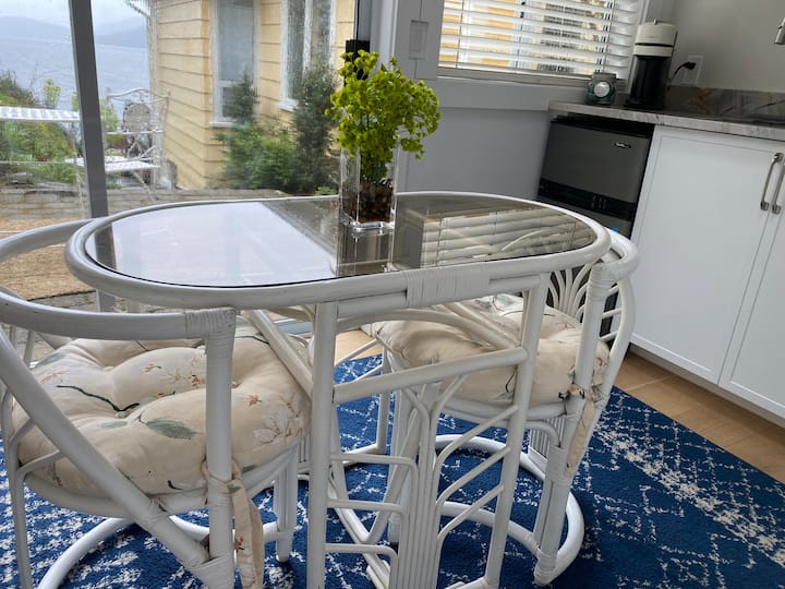 “A Place For Us”  Vesuvius Bay Beach Cottage - Salt Spring Island