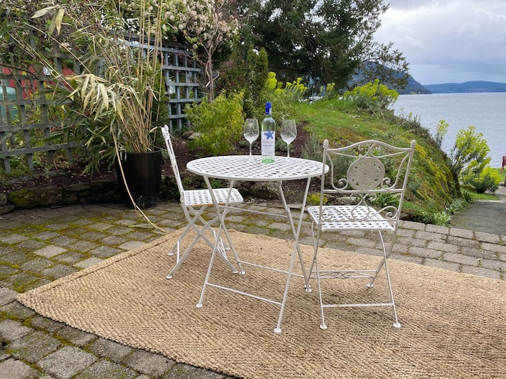 “A Place For Us” Beach Cabin - Galiano Island