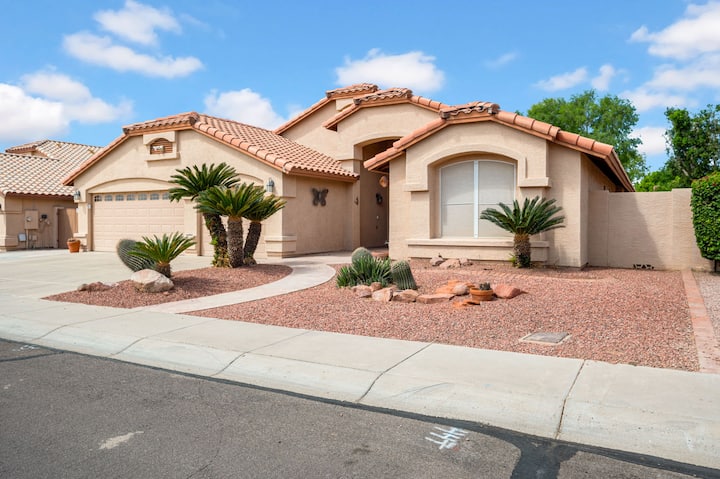 Glendale Getaway With Pool, Pinball & Pool Table - Glendale, AZ