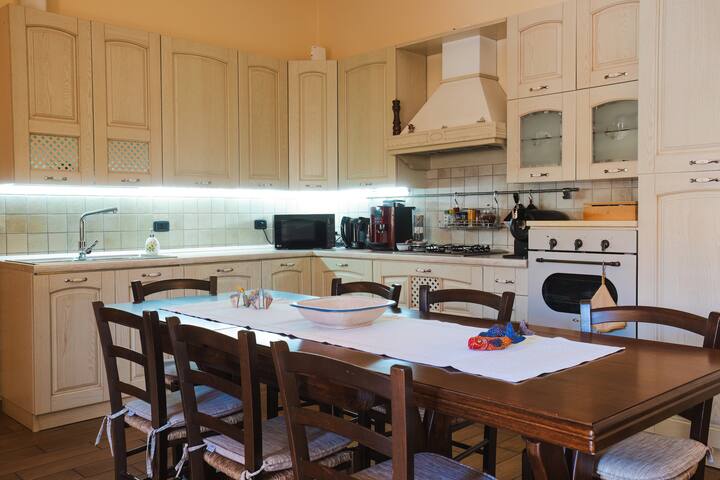 Family Room With A Lovely Breakfast For 5 People - Portoscuso