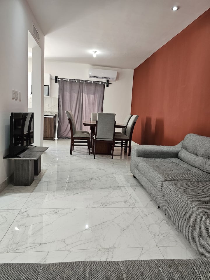 Casa Entera Cerca De Tsm Y Costco, 8 A 12 Personas - Torreón
