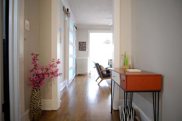 Chicago Life Apartment - Chicago, IL