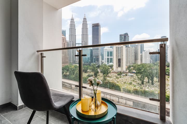 Legasi@kgbharu|klcc View| Next To Klcc & Train #13 - Kuala Lumpur