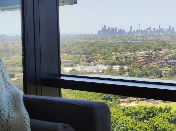 High Floor & Convenient 1br Breathtaking View - Strathfield