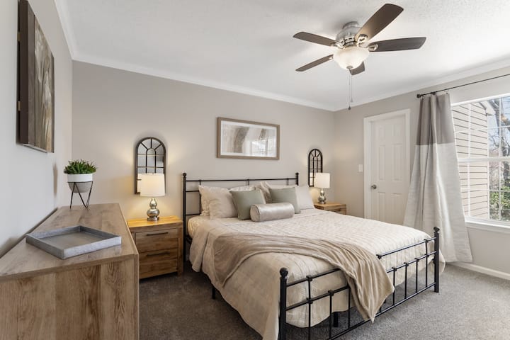 Stylish 3br Stay. Central & Cozy - Williamsburg, VA