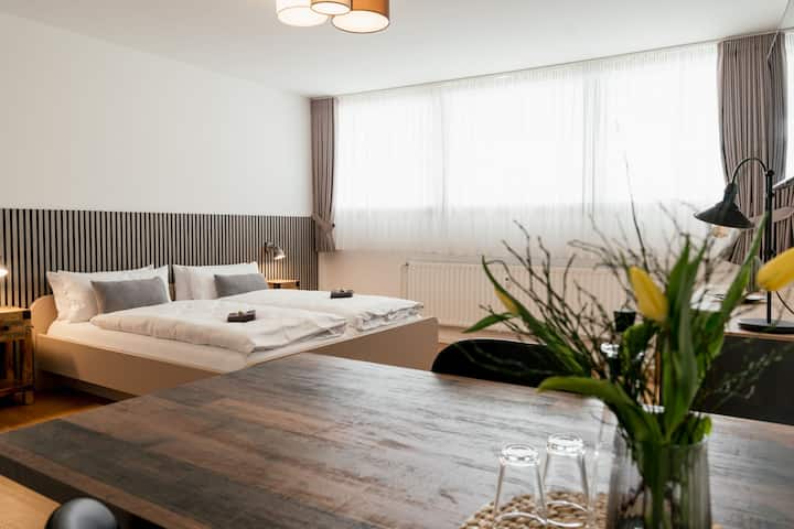 Nr.4 Modernes Groß Zimmer Mit Eigenem Bad Nebenan - Cologne