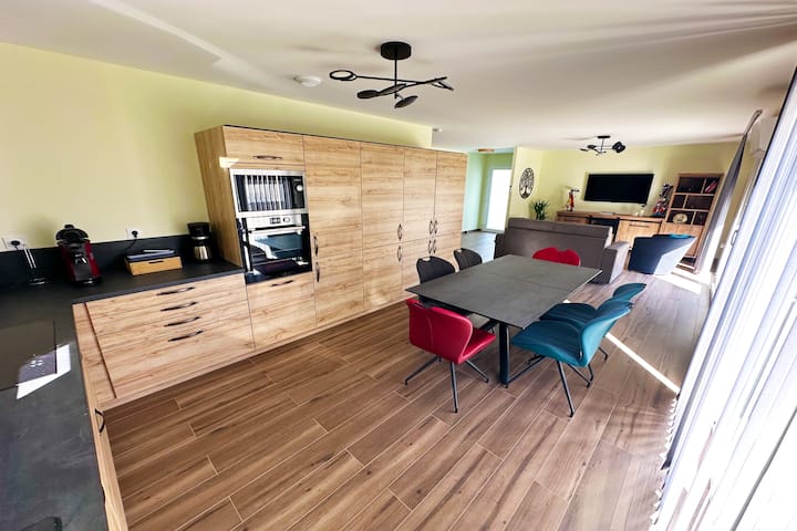 Evasion En Gîte Familial, Piscine Et Terrasse - Montbéliard