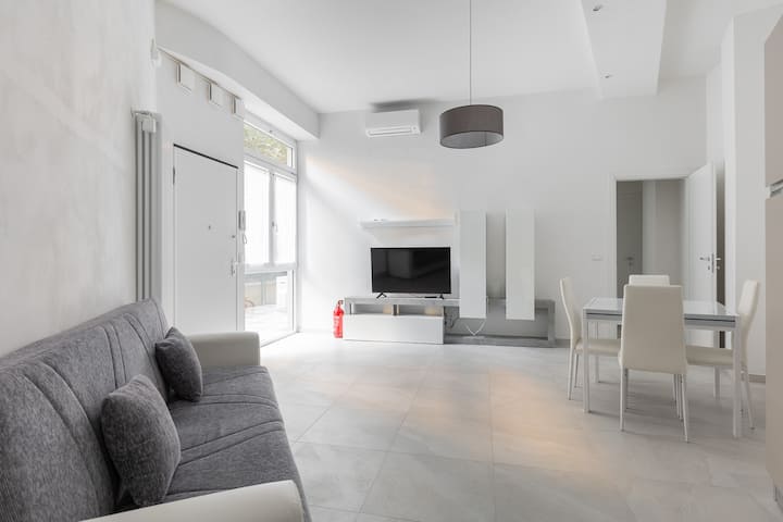 Via Del Rondone 1/2 - Bologna Guglielmo Marconi Airport (BGA)