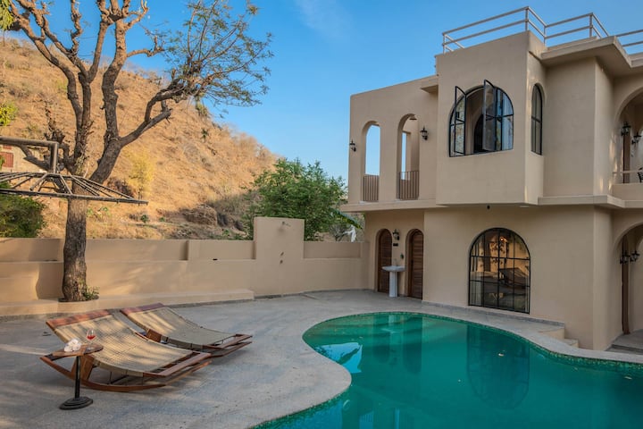 4 Bhk Elegant Villa W/pool+ Bathtubs + Scenic View - India