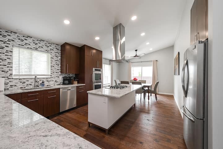 Chef's Kitchen, King Bed Near Gm Orion & Shopping - Lake Orion, MI