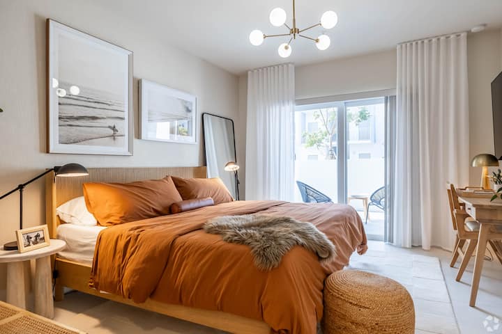 Beachside Two Bedroom Condos - Dania Beach, FL