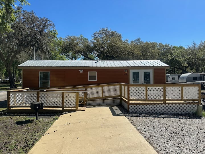 Wheelchair Friendly Deluxe Lodge - Titusville, FL
