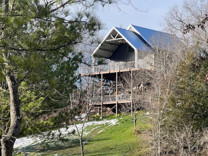 Secluded & Peaceful, Treetop Cabin Retreat - Lake Murray, OK