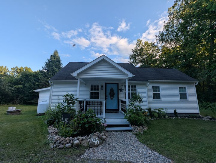 The Starry Night Cabin - Glens Falls, NY