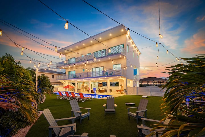 Unique Marathon Sombrero Beach Villa, Elevator - Marathon, FL