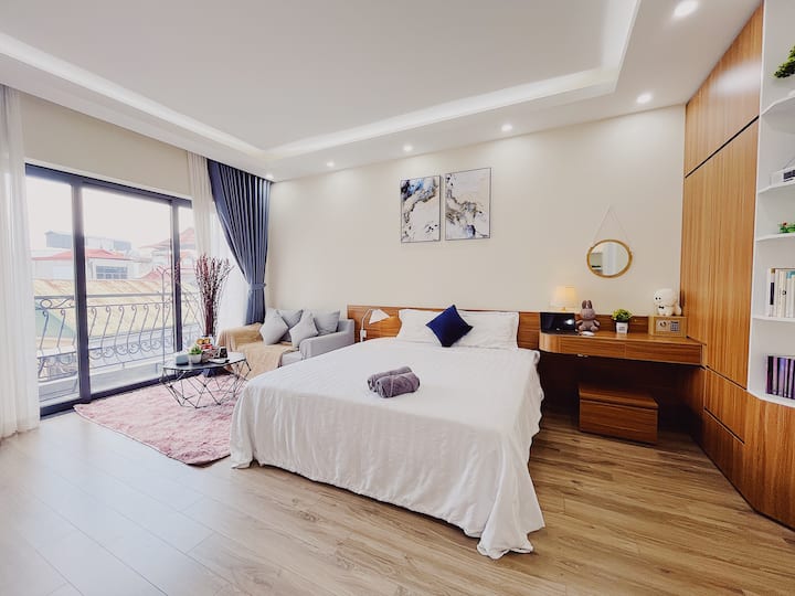 West Lake Studio · Balcony · Natural Light - Hanói