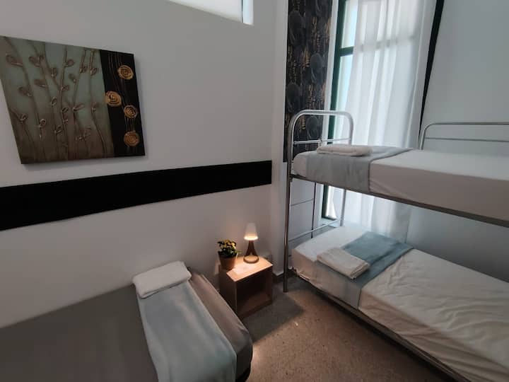 Habitación Privada Para 3 #109 - Madrid