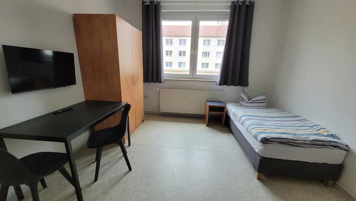 Monteurwohnung In Leuna - Leuna