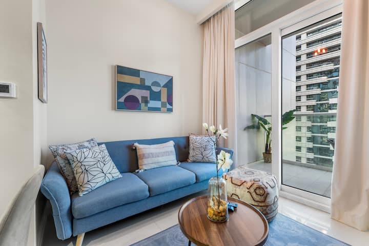 5 Mins To Burj Khalifa - 1 Br+1,5t - Full Kitchen - Dubai