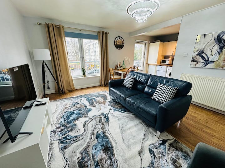Modern Economy Glasgow Apartment With King Bed - Glasgow