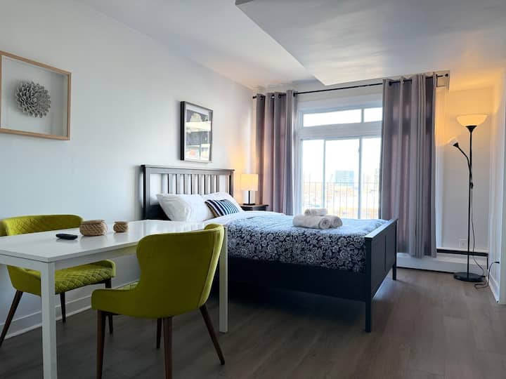 Fully Furnished Studio Downtown Montreal - Saint-Lambert