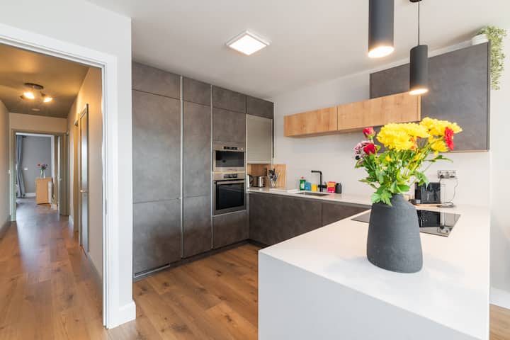 The Guinness Quarter Retreat | 2 Bed, 2 Bath Apt - Dublin