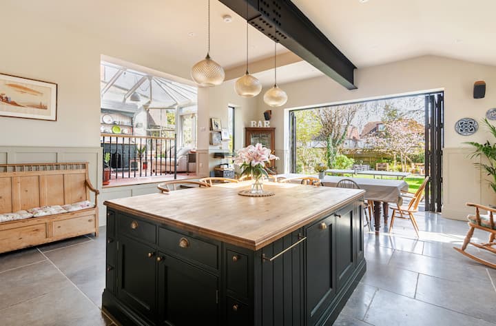 Vintage House By Sea | Garden | Grand | Vast Space - 호베