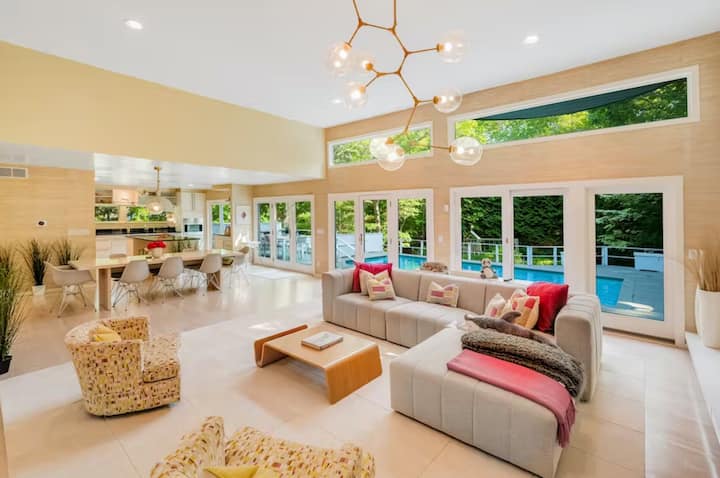 Chic, Modern, Family-friendly Home In East Hampton - The Hamptons, NY